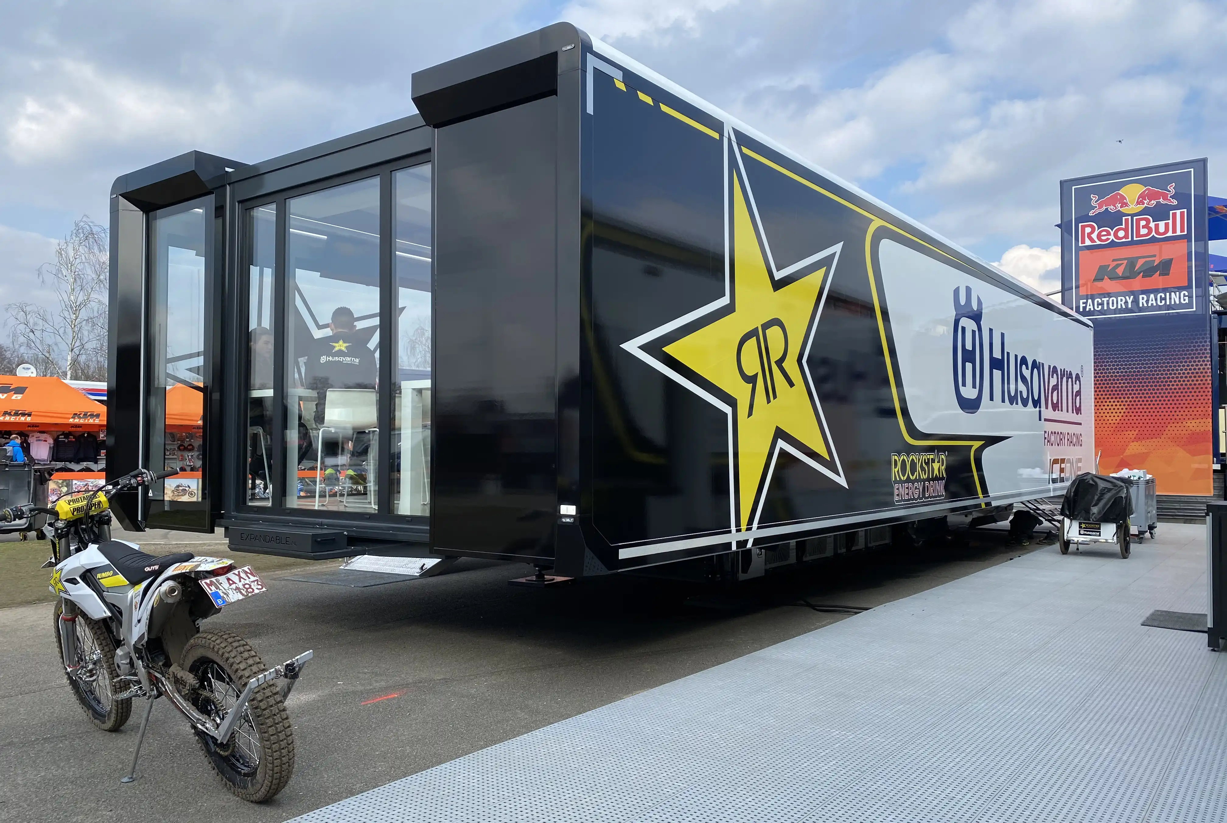 The Expandable Touchdown 53ft | Expand Your Horizons